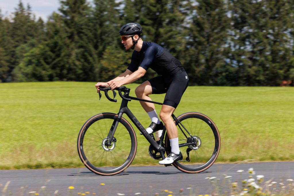 The new Cube Attain 2025 Exclusive new product test - Velomotion