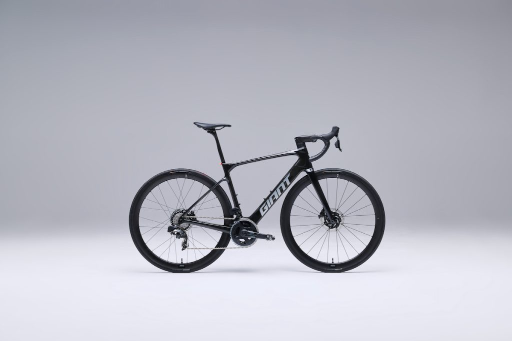Giant Defy Advanced E+ Elite e-road bike rethought? - Velomotion