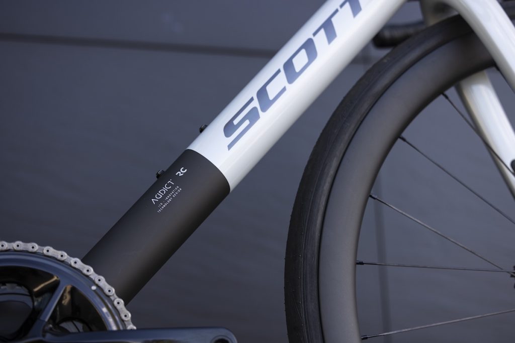 The new Scott Addict RC high-end lightweight from Switzerland - Velomotion