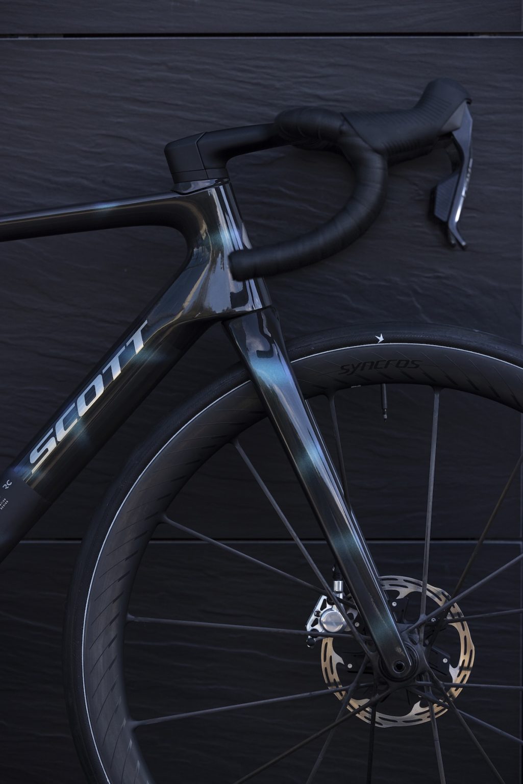 Das neue Scott Addict RC Highend-Leichtgewicht aus der Schweiz - Velomotion