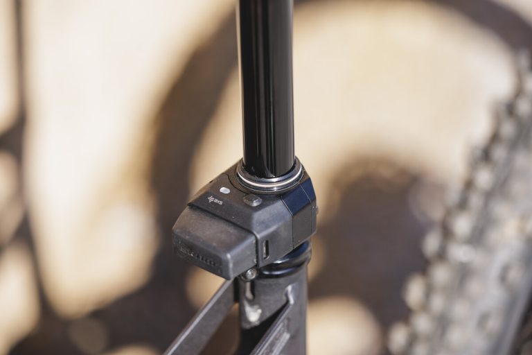 RockShox Reverb AXS The Wireless Dropper Post - Velomotion