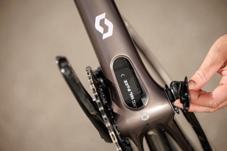 The new Scott Addict Long Ride Ready with a touch of performance ...