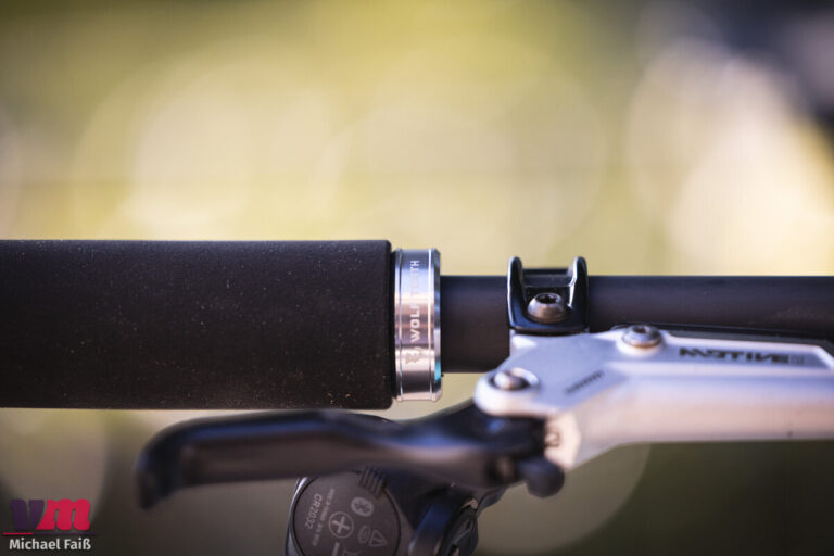 Wolf Tooth Fat Paw review: High-end grip for large hands - Velomotion