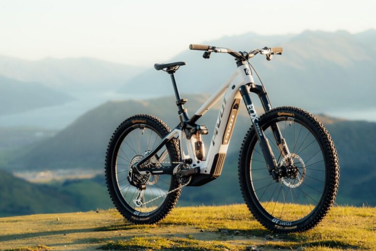 Pivot Shuttle LT 2026 More battery, more adjustability, more enduro ...