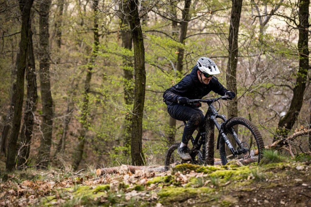 Das neue Canyon Strive:ON im Test High-End Enduro Bike zum fairen Preis ...