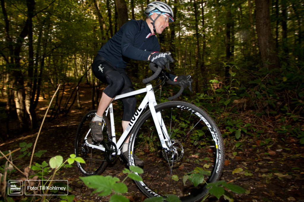 Rose Pro DX Cross 3000:Allrounder mit sportlichen Allüren - Velomotion