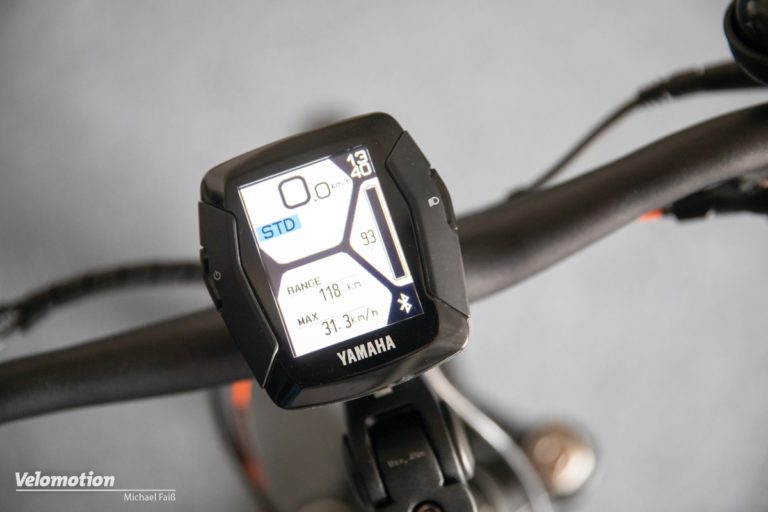 Time change on the e-bike: step by step Who turned the clock? - Velomotion