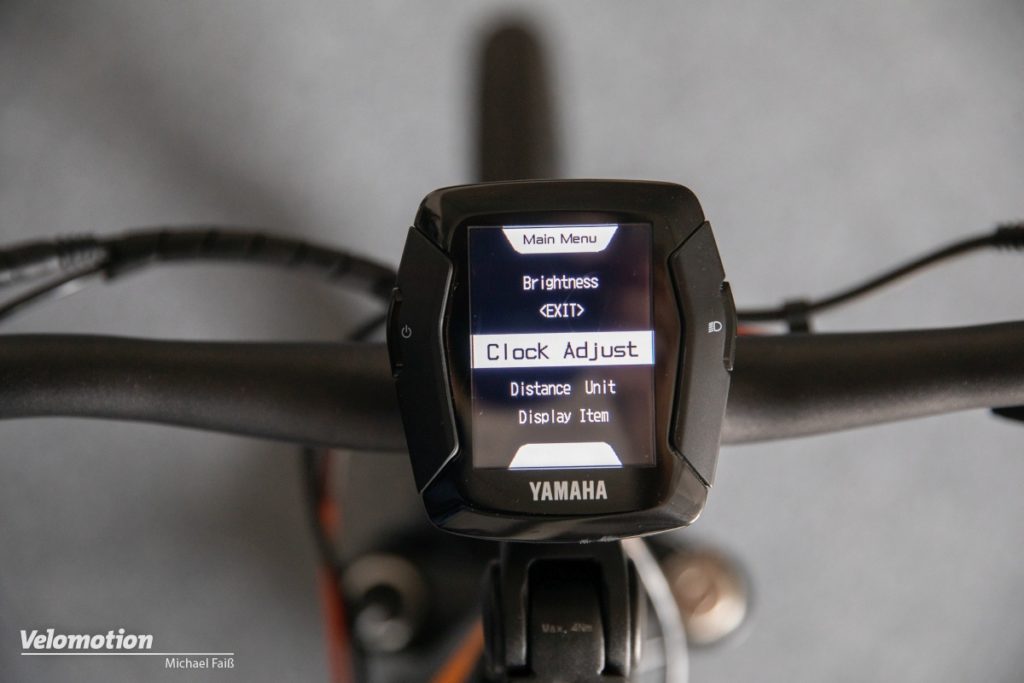 Time change on the e-bike: step by step Who turned the clock? - Velomotion