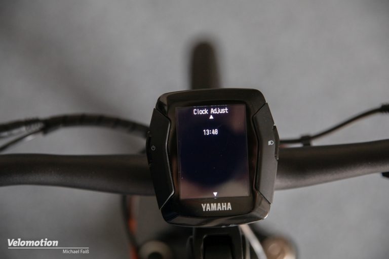 Time change on the e-bike: step by step Who turned the clock? - Velomotion