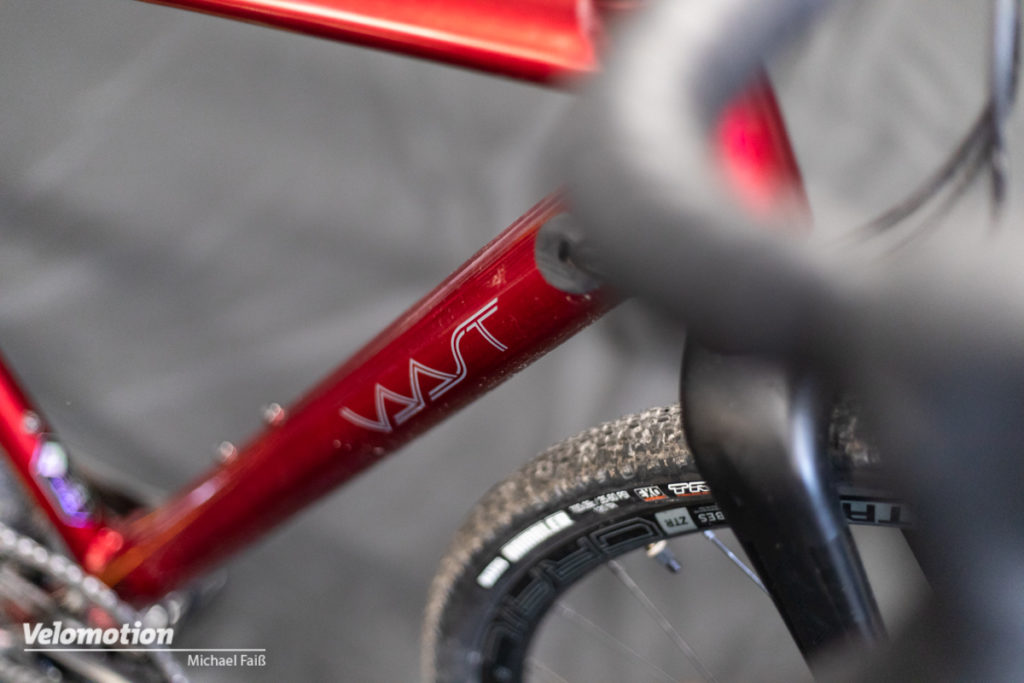 Vaast A/1 Gravelbike review Fast magnesium gravel bike - Sustainable ...