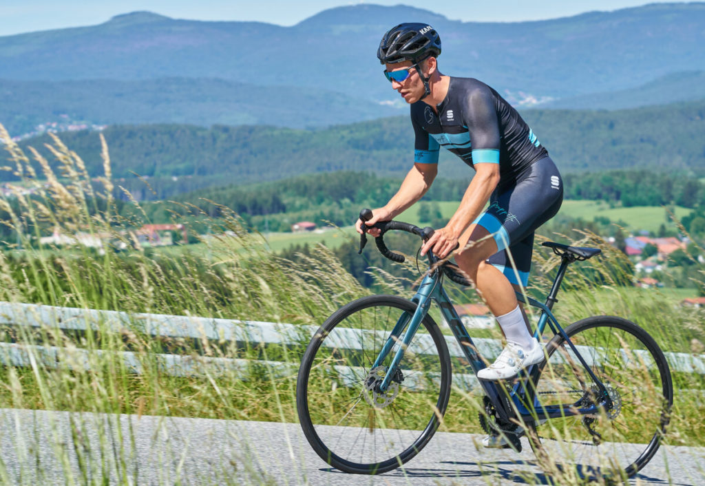 Felt VR Performance Relaxed endurance bike with extras - Velomotion