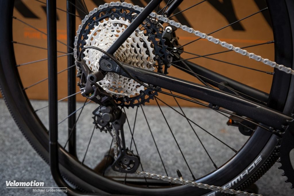 Canyon Roadlite:ON unboxing and assembly Ready to ride in minutes ...
