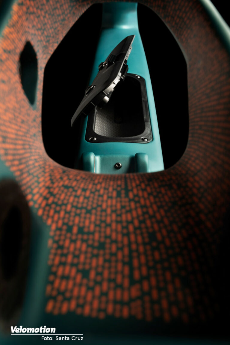 Santa Cruz presents the new Hightower. More modern geometry and refined ...