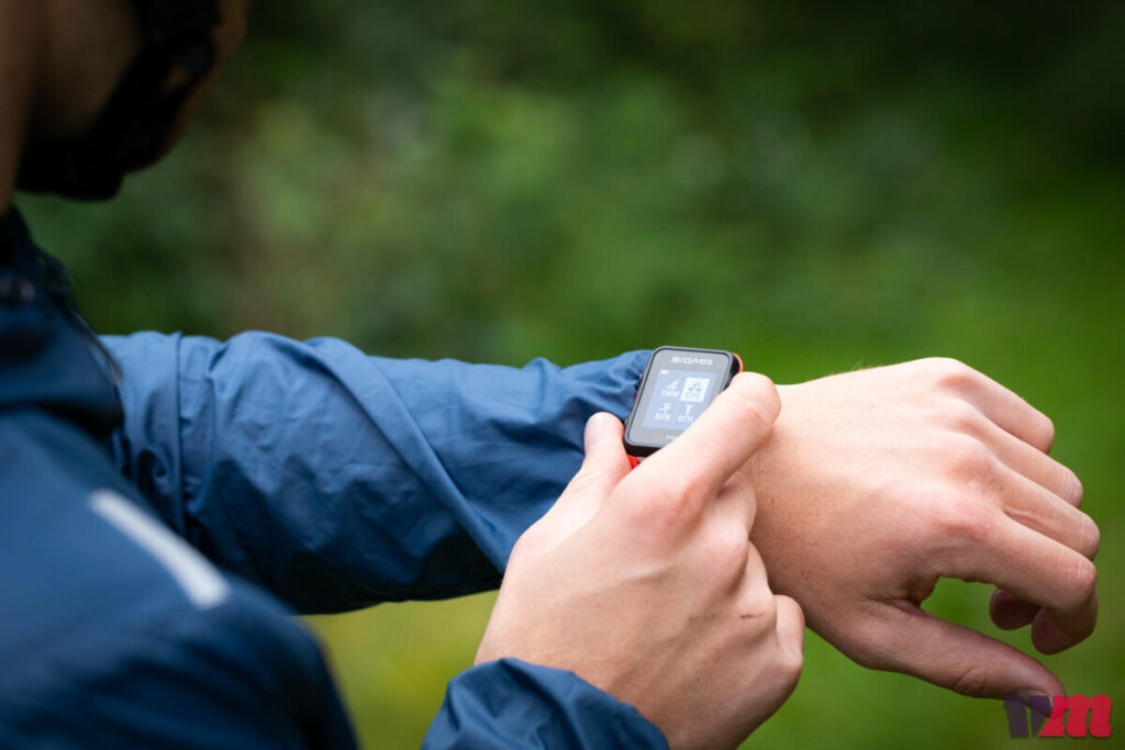 Testing the Sigma Sport iD.TRI GPS triathlon watch - Velomotion