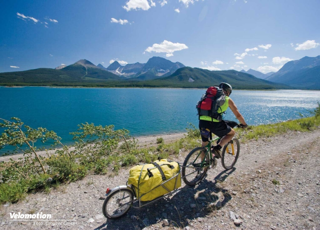 Well-established duo for travel and everyday use BOB IBEX spring-loaded ...