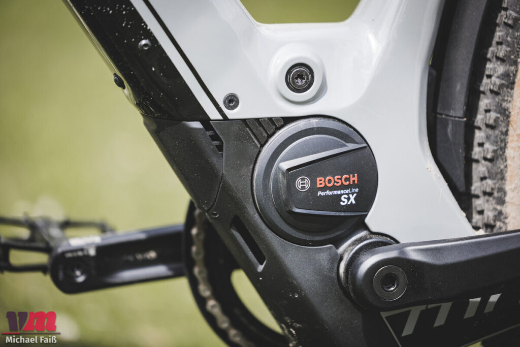 Moustache Dimanche in its first test: Lightweight e-bike for gravel ...